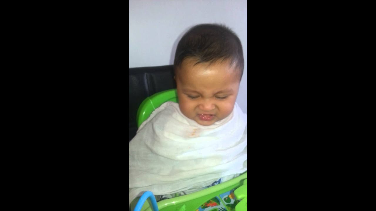 Bebe haciendo pucheros - YouTube