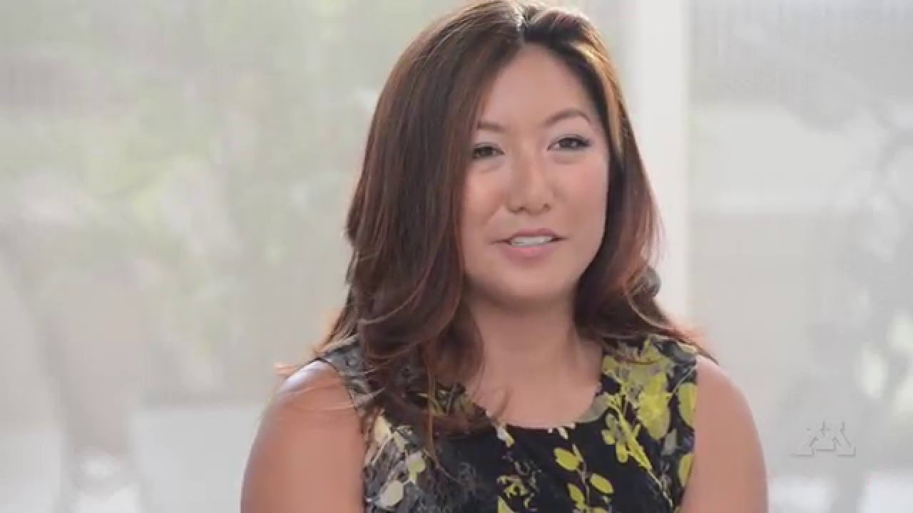 '01 BSB Mee Warren Discusses Women in Finance - Carlson Alumni - YouTube