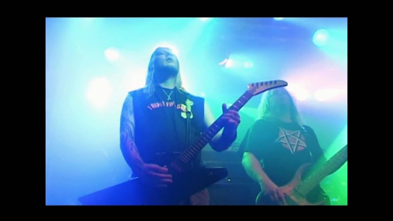 In Flames Live Sticky Fingers 2004 - Moonshield HD! From the DVD - YouTube