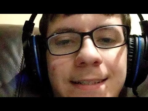 Playing PS4 - YouTube