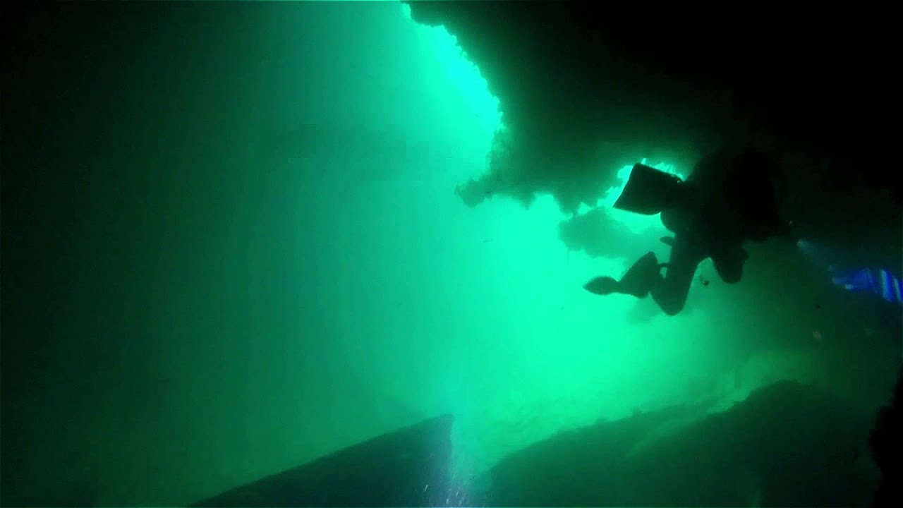 wreck diving coron philippines - YouTube