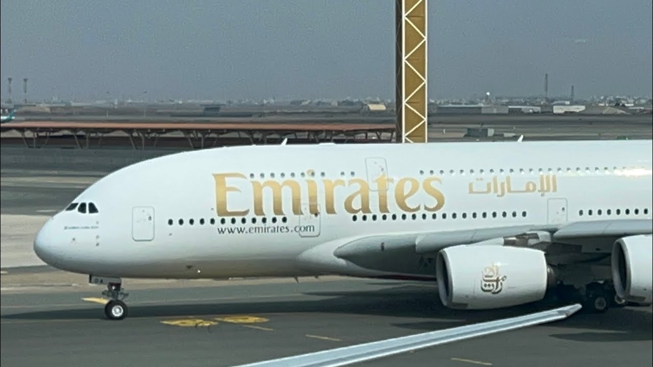 Emirates Jeddah to Dubai EK806 Airbus A380 | Emirates A380 Qatar A330 ...