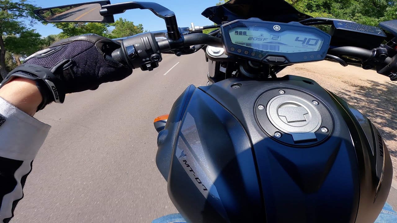 MT-07 Pullin Some Wheelies in Phoenix - YouTube