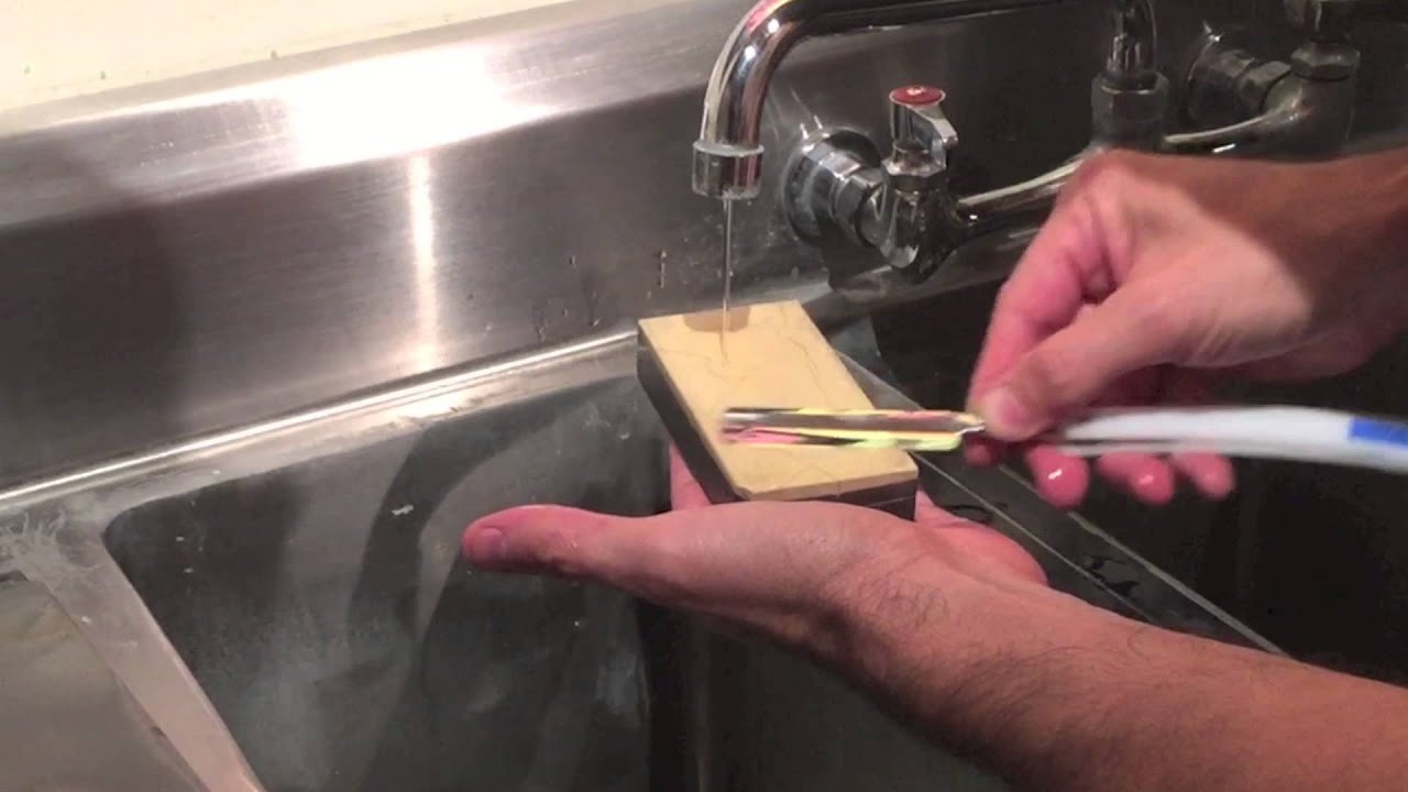 Coticule Honing Made Easy - Demonstration (part 2 of 3) - YouTube