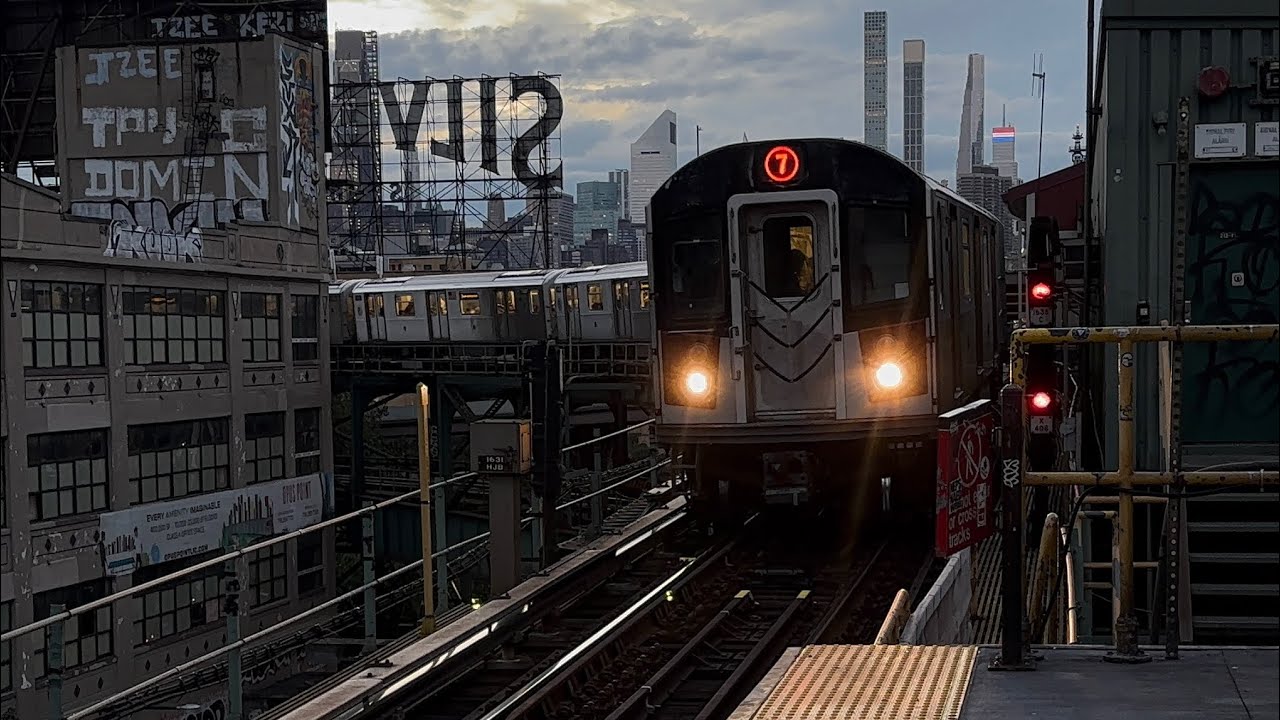 MTA NYCT Subway: R188 (7) train entering Queensboro Plaza station - YouTube