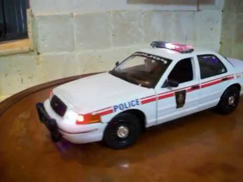 1/18 Canadian Military police Diecast Car with Lights and SIREN - YouTube
