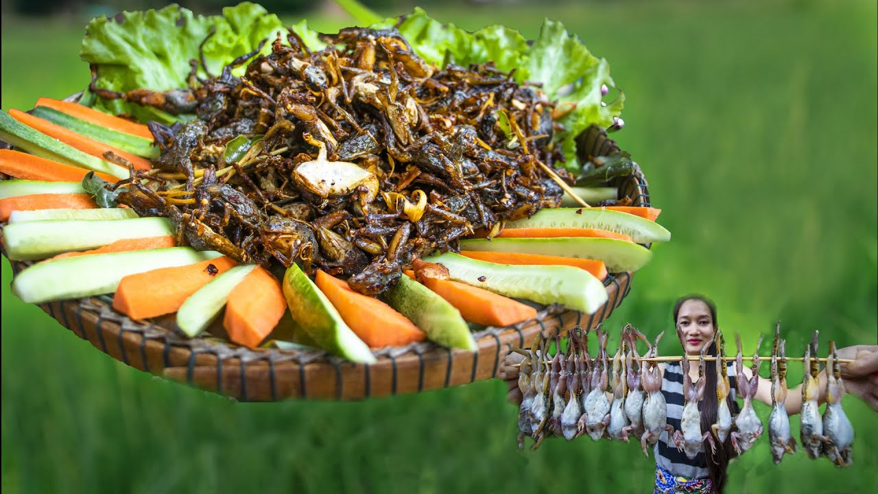 Crispy tiny Frog with natural vegetable #cooking - YouTube