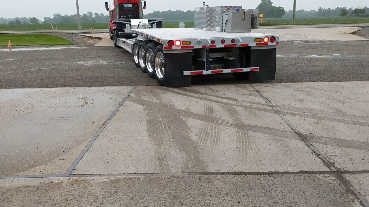 Nelson 4 Axle Hydraulic Steering Trailer - YouTube