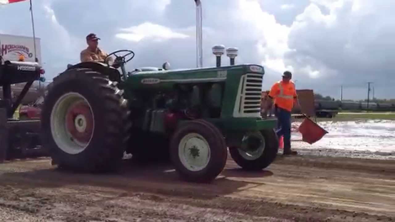 Oliver 990 tractor at 2014 Humboldt tractorpull - YouTube