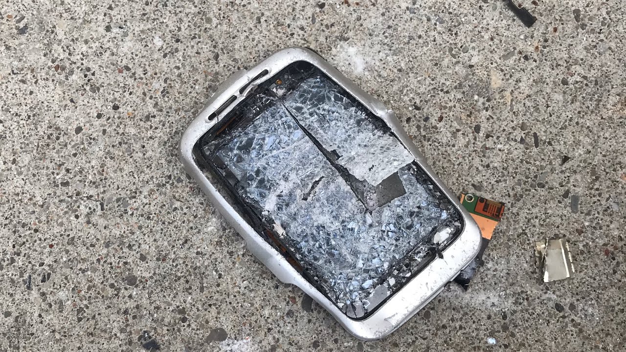 50 Ways To Break A LG Extravert VN271 2/50 2. Stepping On It - YouTube