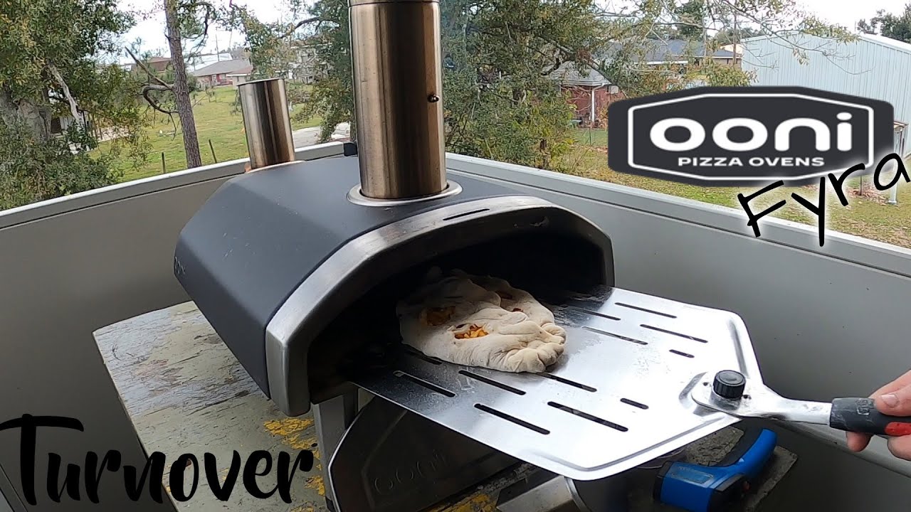 Making a turnover with my oonie fyra pizza oven - YouTube