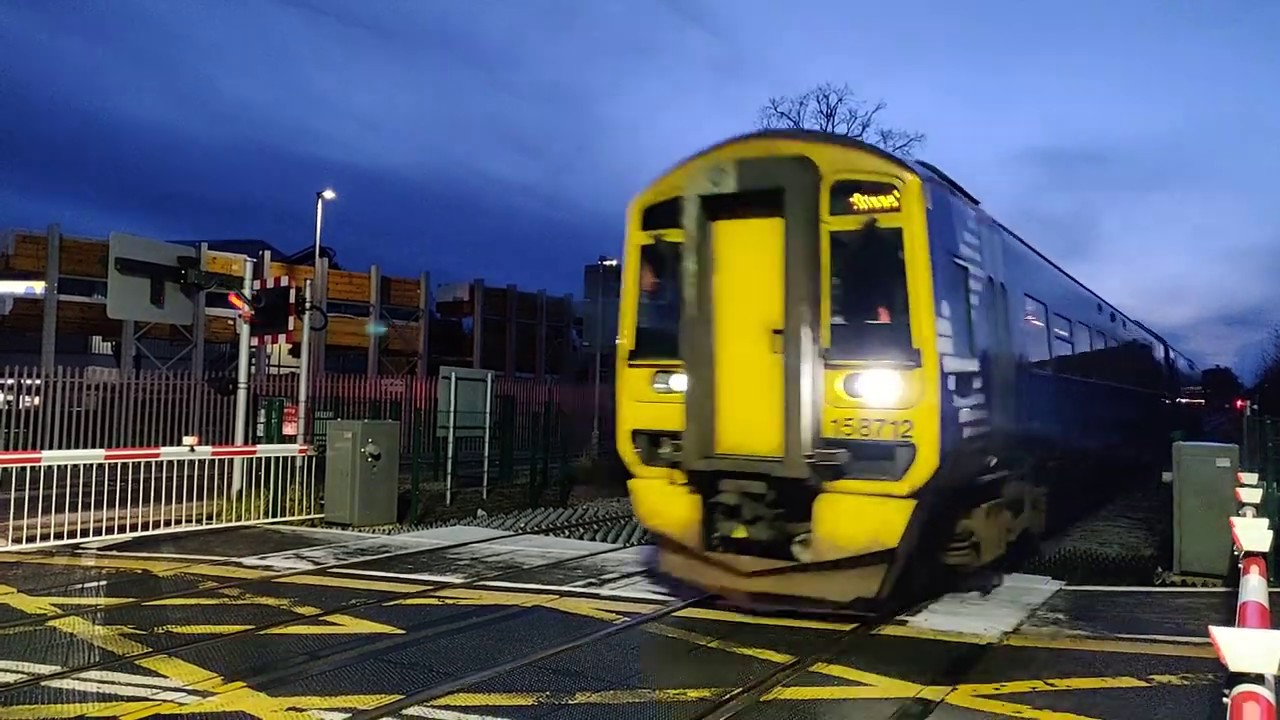 Scotrail 158712 arrives at Elgin - YouTube