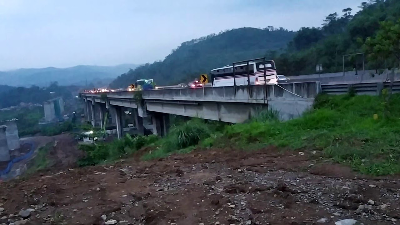 Pemandangan cibungbulang - YouTube