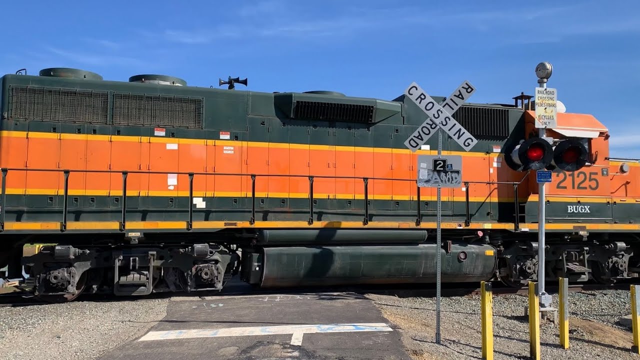 BUGX 2125 Ex-BNSF Leads CCT Lodi Flyer Local North - Calaveras Bike Trail Ped. Crossing ...