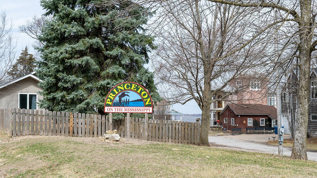 Exploring The Small Town on the Mississippi: Princeton, Iowa - YouTube
