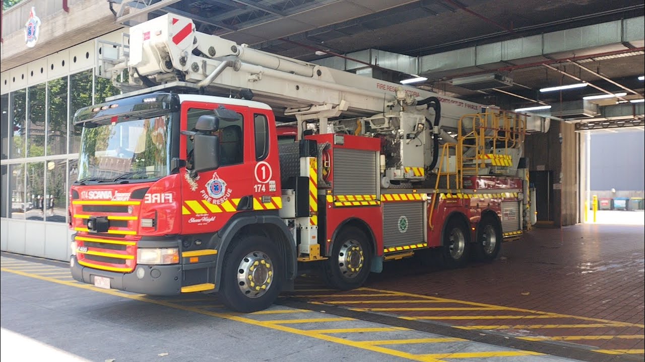 FRV - Ladder Platform 1 Leaving Station - YouTube