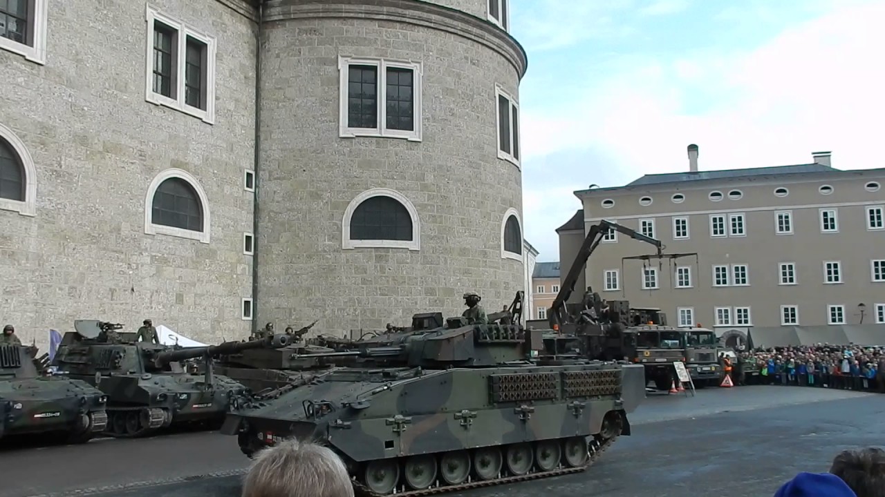 Österreichisches Bundesheer Parade - YouTube