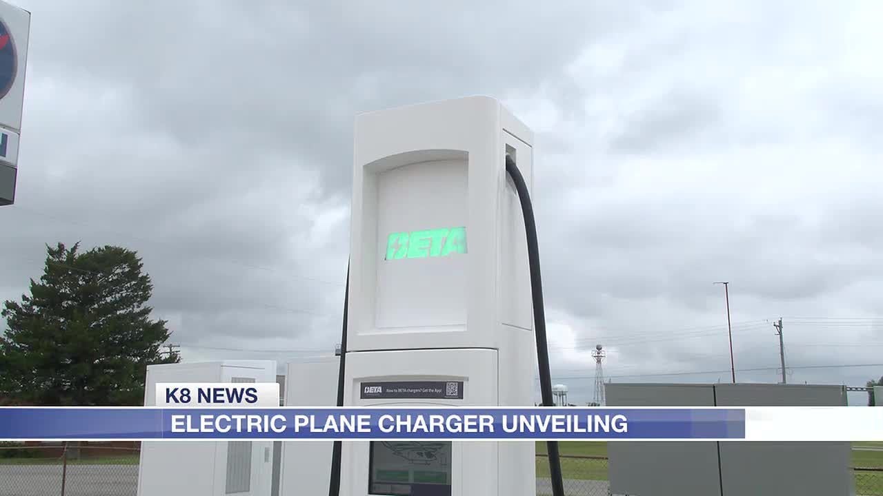 Airport unveils electric plane charger - YouTube