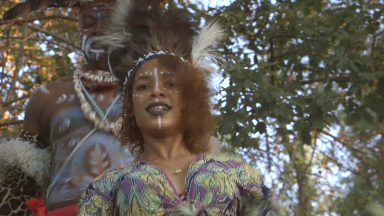 BELINGA MULTIFORME : Je suis née comme ça - YouTube