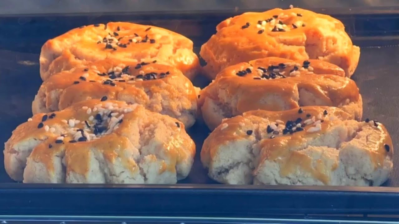 Chinese Bakery Biscuit in Chinatown - Walnut Cookie 合桃酥 Recipe - YouTube