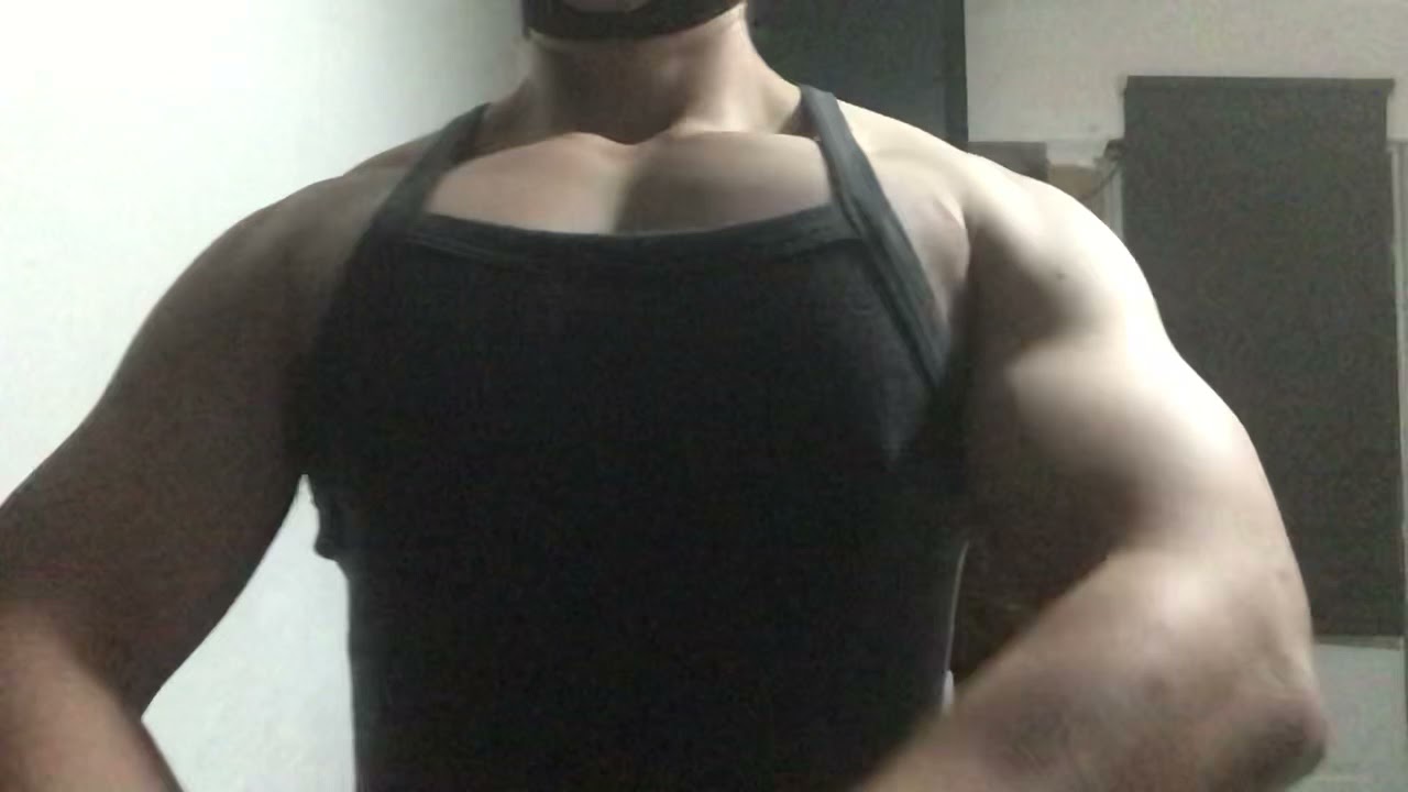 Pec bouncing and flexing - YouTube