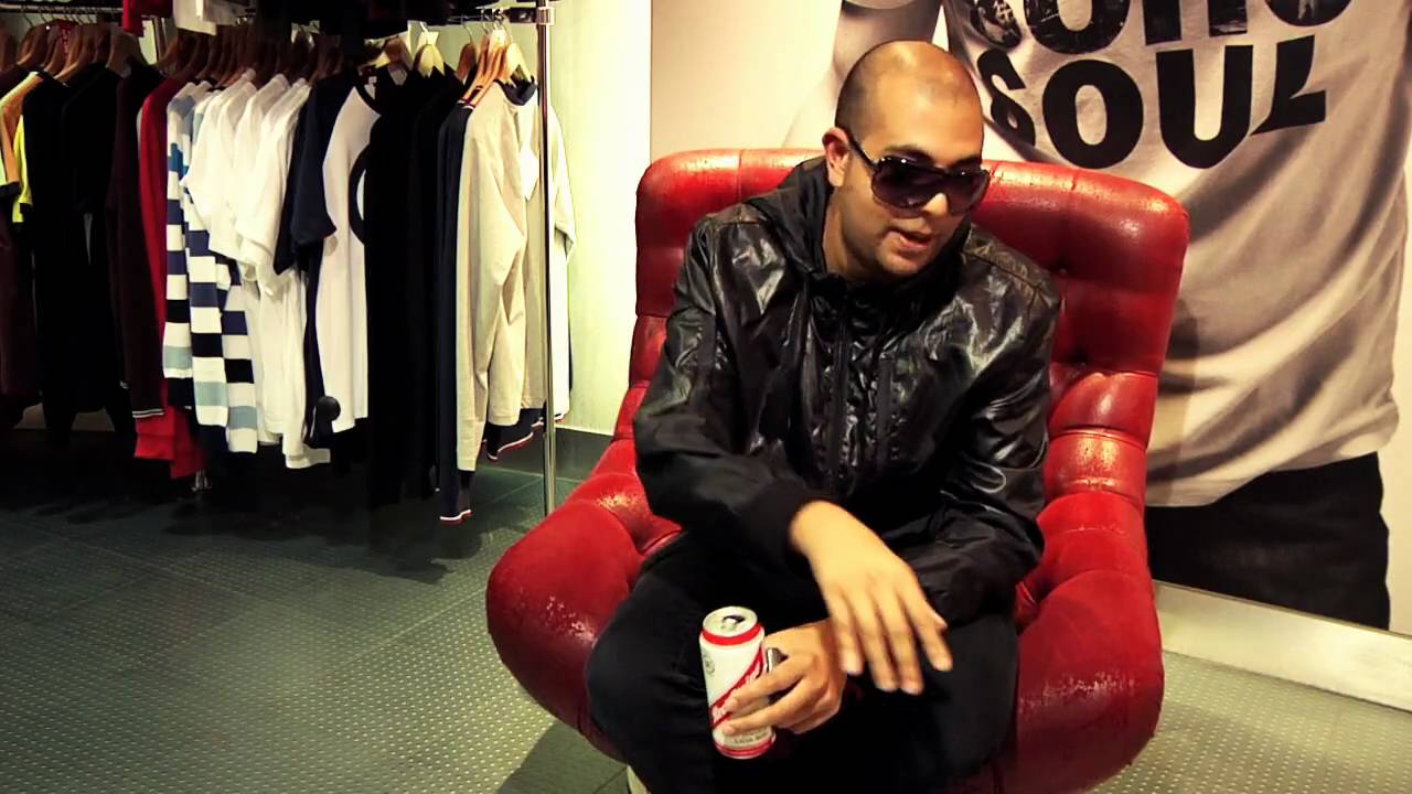 KAV summer session instore gig at MERC.mp4 - YouTube