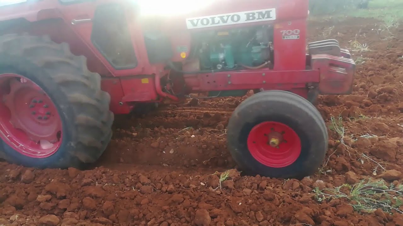 Plowing Tractor VOLVO BM T700 Turbo IN Madaba - YouTube