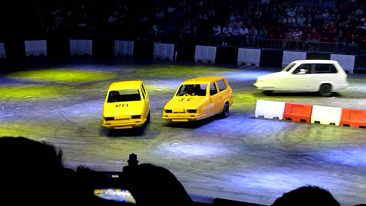 Top Gear Live - Budapest 2014 (Part 10) - Reliant Robin Race - YouTube