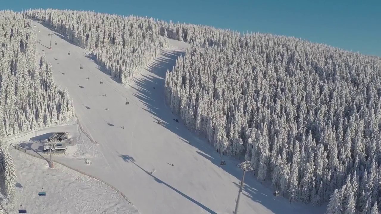 Skiing in Pec pod Snezkou - YouTube
