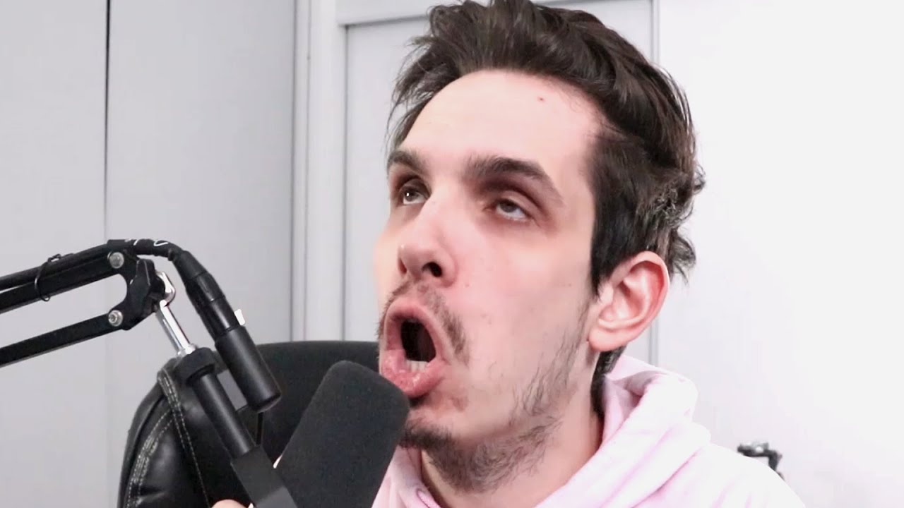 Metal Guitarist Practices Screaming Vocals - YouTube