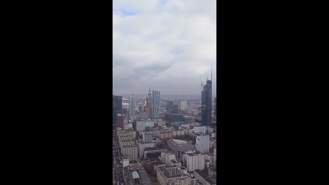 Skyfall Warsaw. Ekstremalna atrakcja na 46. piętrze wieżowca #shorts ...