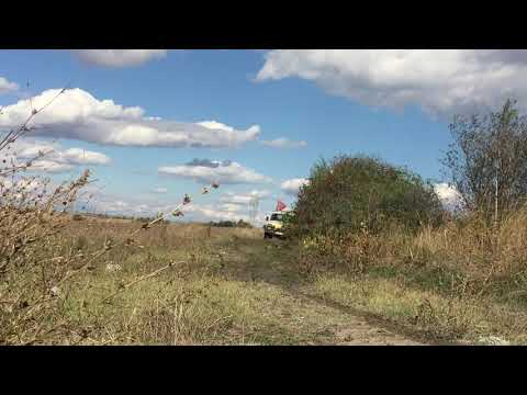 Vecihi geliyor .  Lada Niva offroad