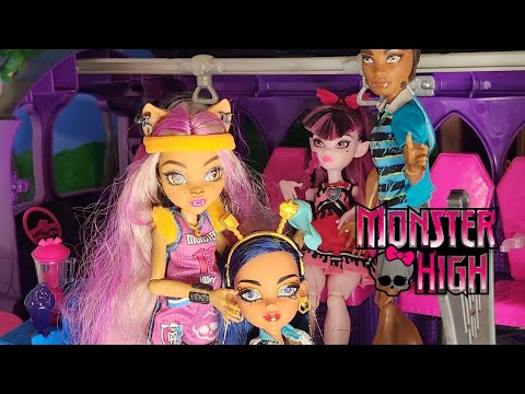 Monster High Deluxe Transforming School Bus Playset - YouTube