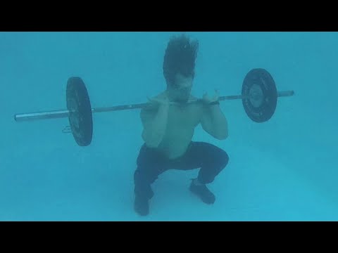Muscle Man Lifts Weights Underwater - YouTube