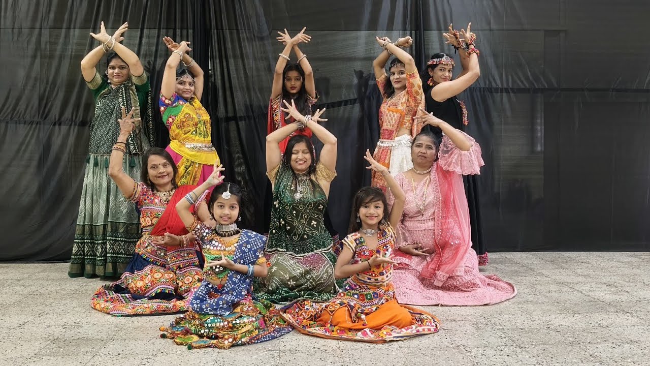 Dholida😊/Navratri Special Garba Dance/Garba Moves/Best Dance Video ...