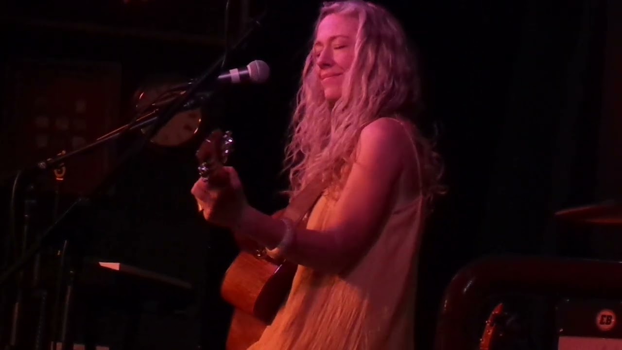 Jodi Martin @ Smiths Alternative, Canberra 2022. - YouTube