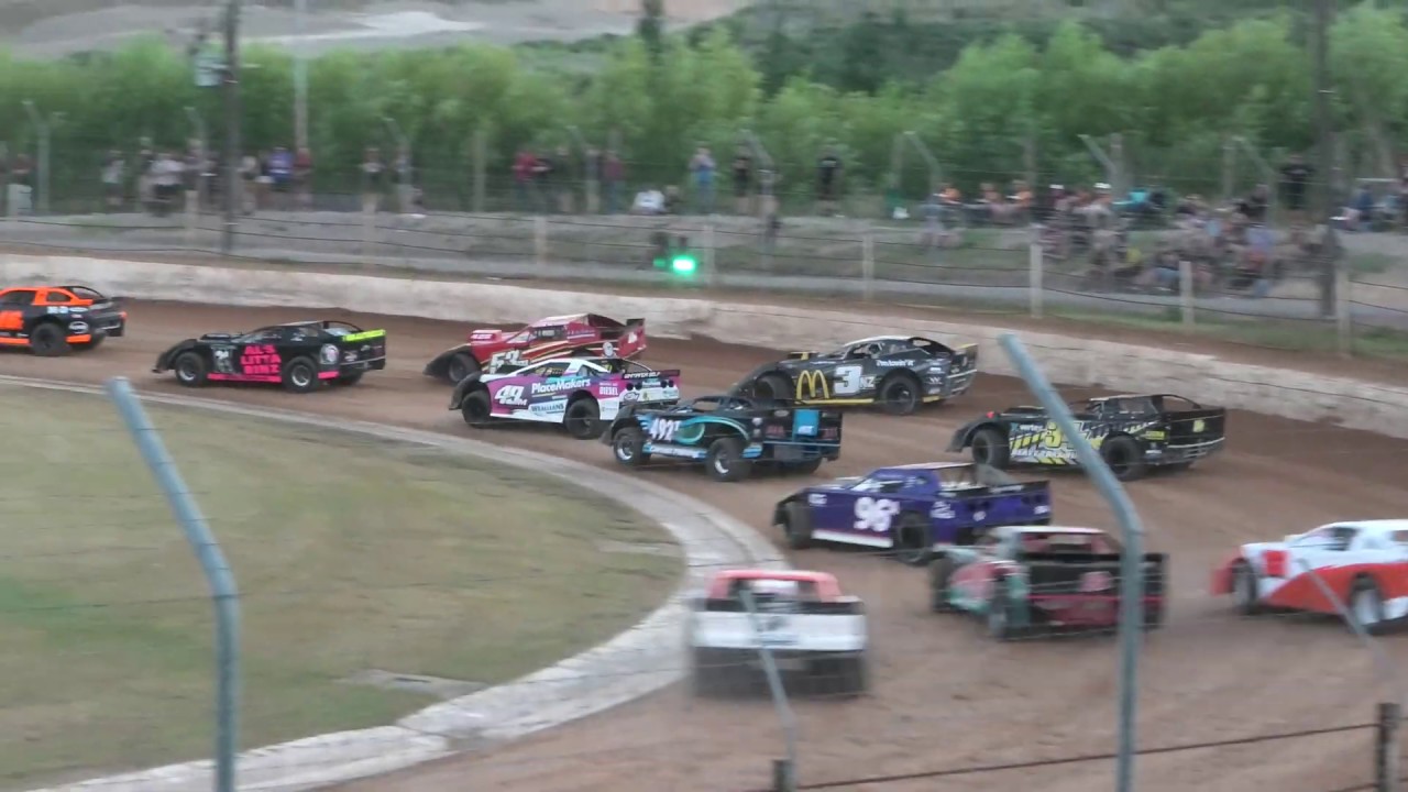 NZ Super Saloons 2019 Race 12 - YouTube