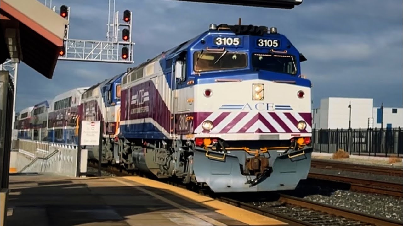 ACE Train with Two MPI F40PH-3Cs leads ACE 7 into Santa Clara Station ...