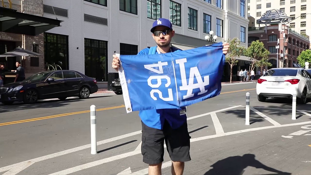 Pantone 294 San Diego Padres vs Los Angeles Dodgers May 4, 2019 - YouTube