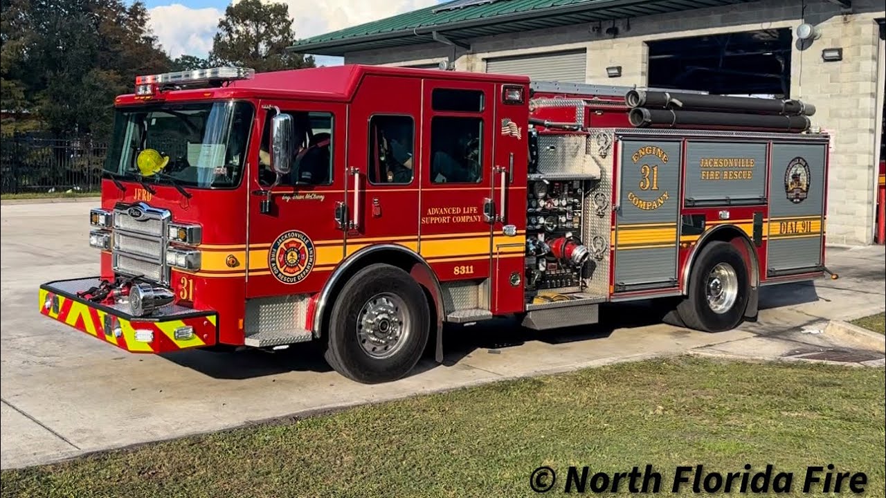 Jacksonville Fire And Rescue Dept | Engine 31 | Responding - YouTube