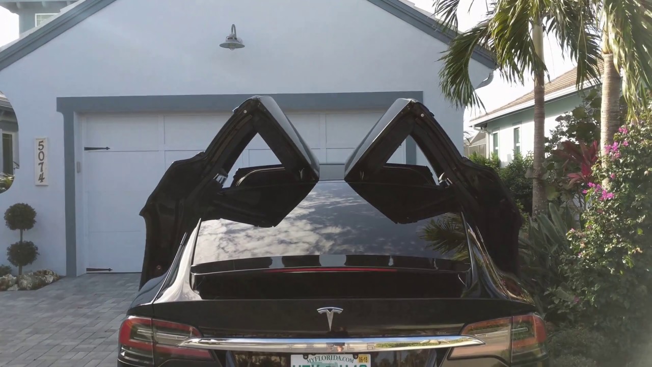 Opening & Closing TESLA Model X Falcon Wing Doors - YouTube