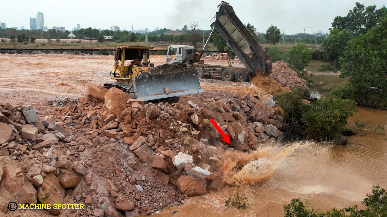 Part 10| Excellent Dozer Komatsu Pushing Stone & Technique 12 Wheel ...