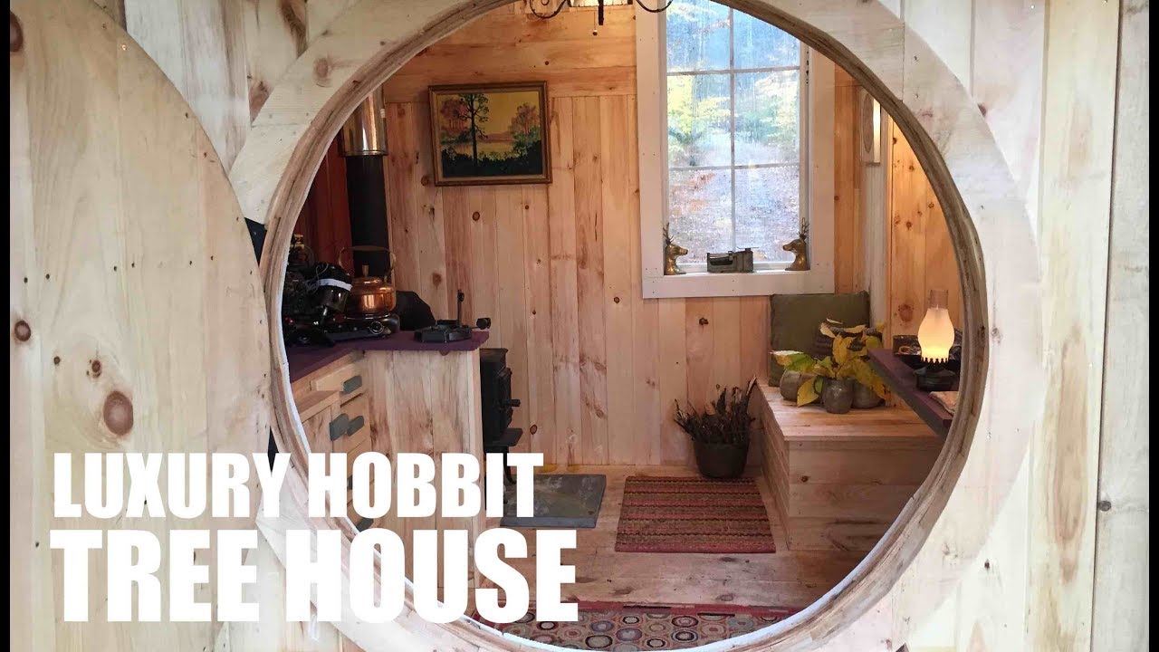 Tiny House Builder's MASSIVE Hobbit-like Luxury Tree House - YouTube