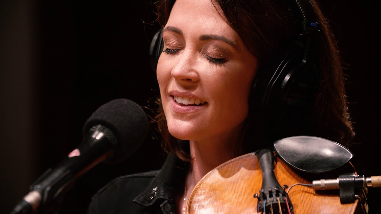 Amanda Shires's Instagram, Twitter & Facebook on IDCrawl