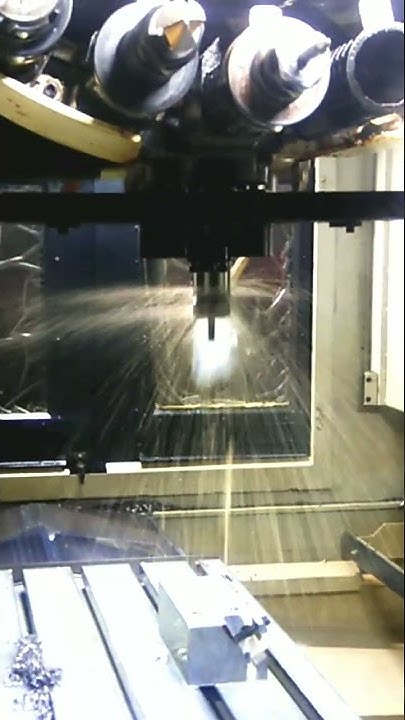 vmc tool change operating machine - YouTube