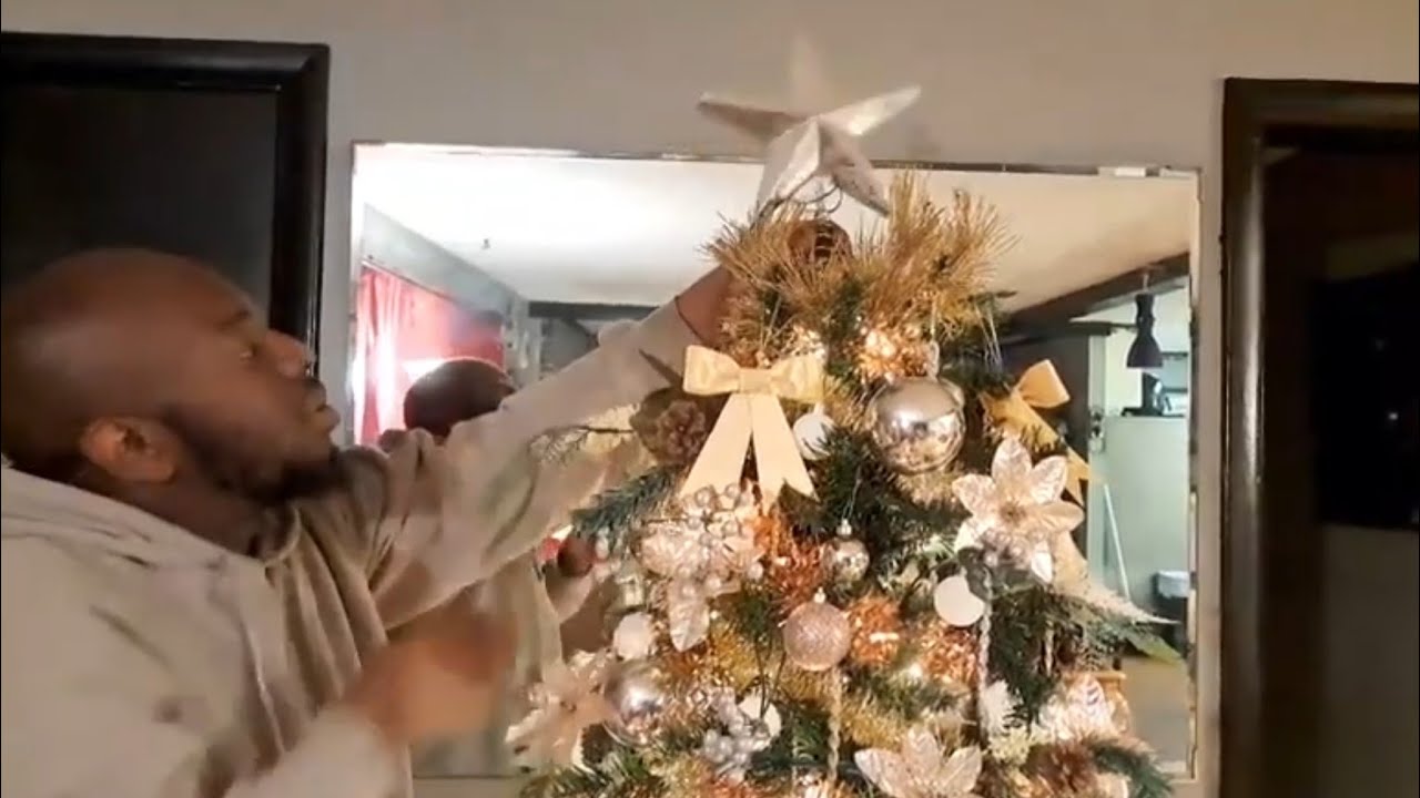 HUBBY TOPPED OUR 1ST CHRISTMAS TREE IN NEW HOME|COOKING FRIED FISH AND ...