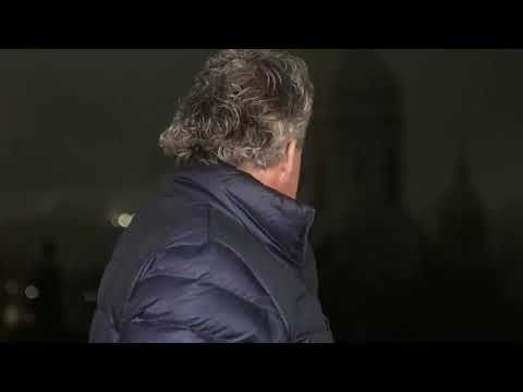 Kiev bombardımanı canlı yayına yansıdı! ABD'li muhabir Charlie D'Agata'nın panik anları kame