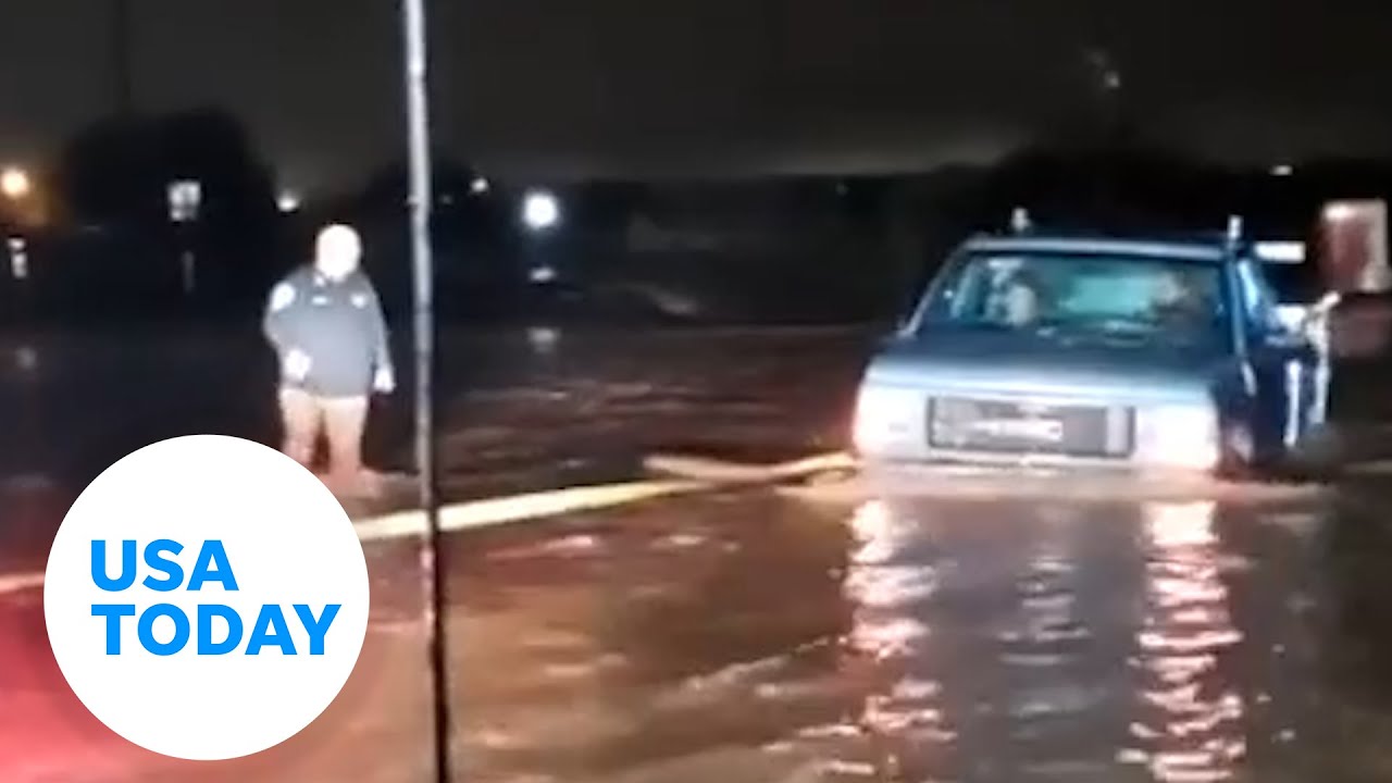 Roswell, NM, residents await rescue from floods | USA TODAY - YouTube