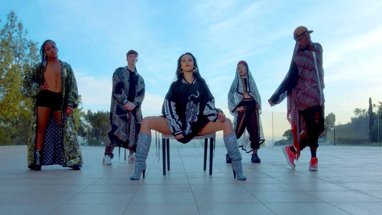 Shanna Kress feat Rx Peso Gotta Listen Clip officiel - YouTube