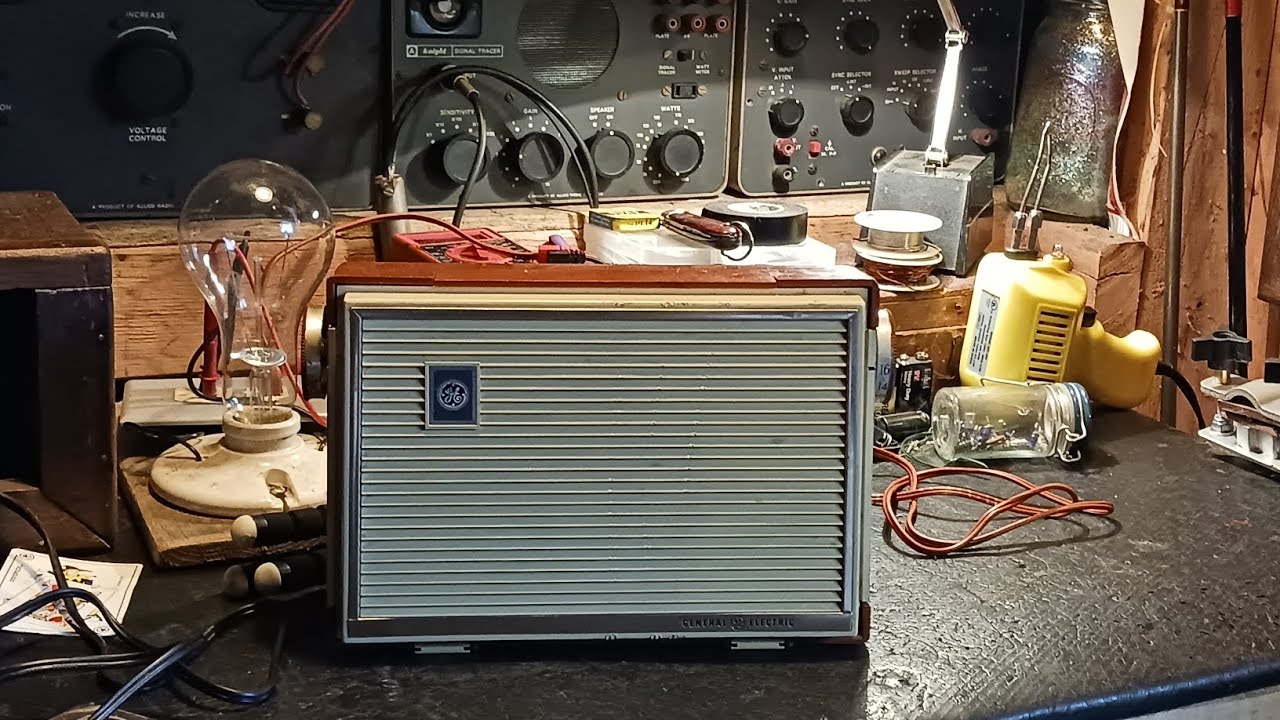1950's 1960s? GE Radio [Redneck Ways] - YouTube